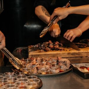 Hot shop (Respubliki Street No:42), restoran  Tiumen'den