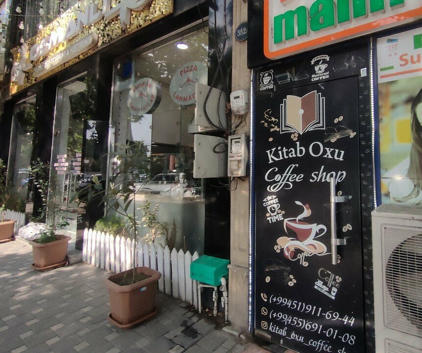 Kahve dükkanları Kitab Oxu, Gence, foto