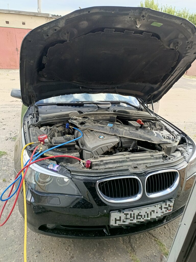 Araba klimalarının yakıt ikmali Заправка автокондиционеров, Voronej, foto