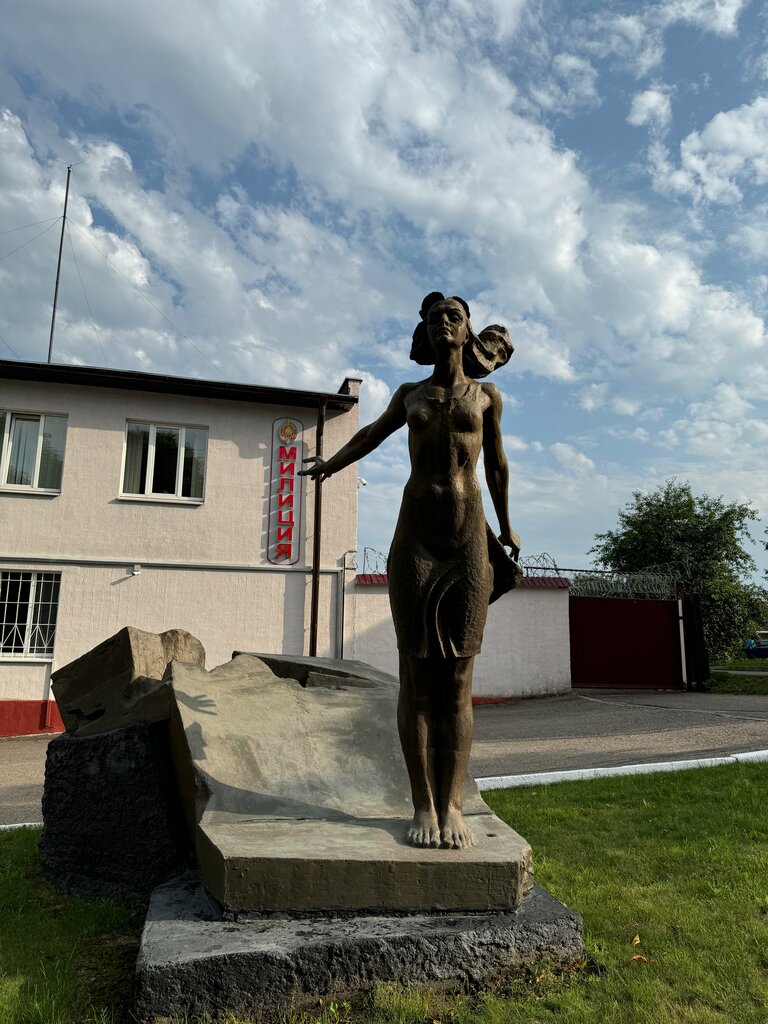 Anıt, heykel Возрождённая жизнь, Senno, foto