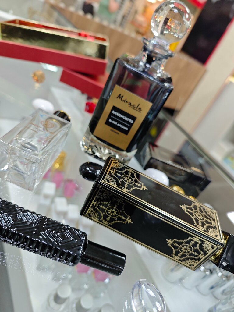 Kozmetik ve parfümeri firmaları Miracle, Gelencik, foto