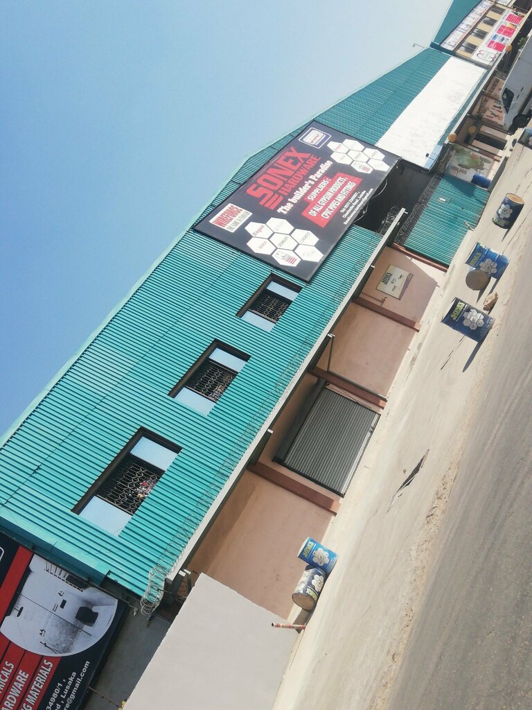 Yapı malzemeleri pazarı Sonex Hardware, Lusaka, foto