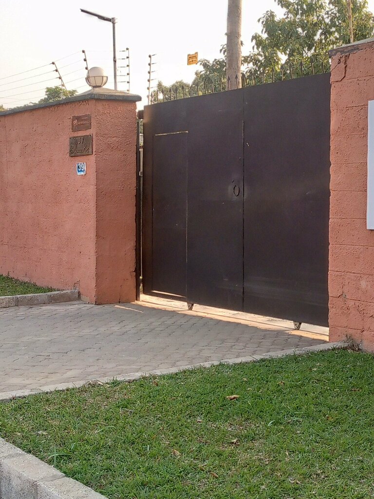 Kamu hizmet şirketi Construction and maintenance of utility networks, Lusaka, foto