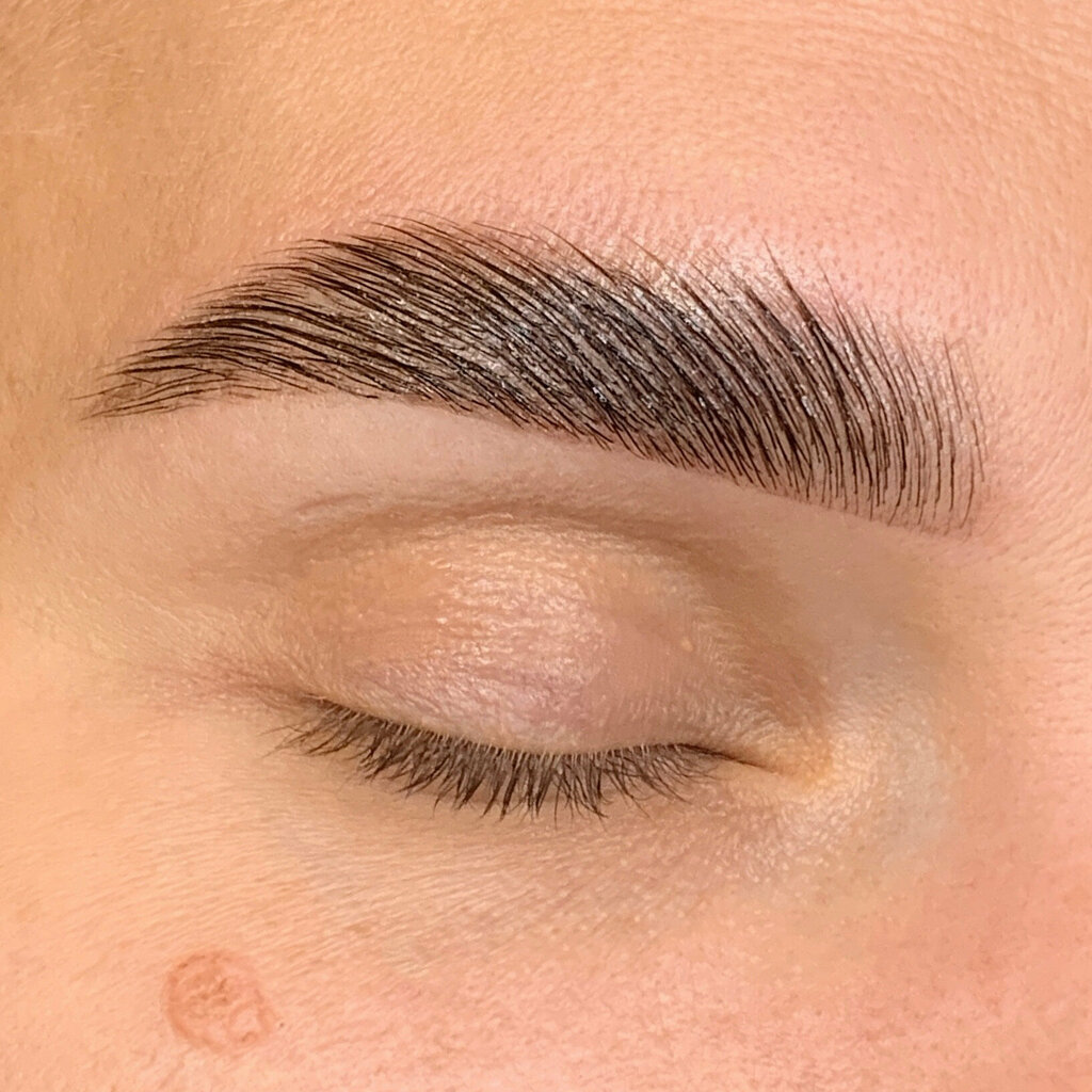 Kaş ve kirpik salonu Brow time, Moskova, foto