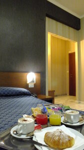 Hotel Consul (Via D. Tajani No:2), otel  Roma'dan