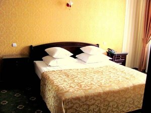 Mars (Lvivska miska hromada, selo Malekhiv), otel  Dubliany'den