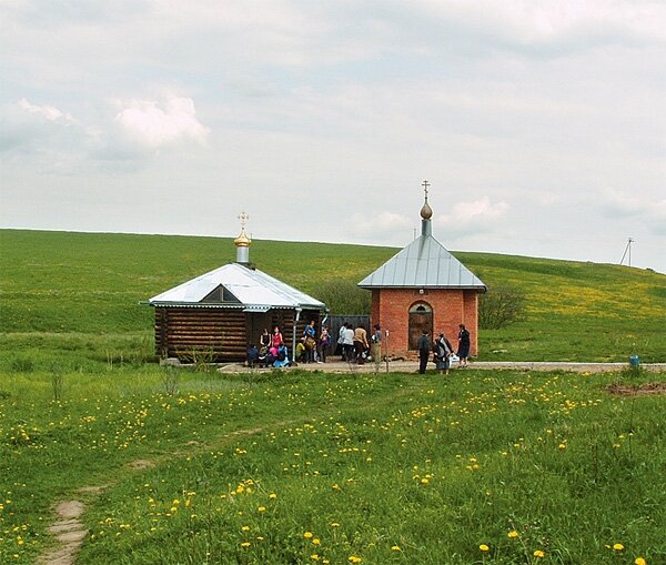 Maden suları, pınarlar ve çeşmeler Istochnik Nikity Stolpnika, Pereslavl‑Zalesski, foto