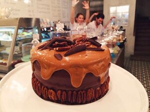DoubleDecker Cake coffee (Dmytra Yavornytskoho Avenue No:46), kahve dükkanları  Dnepropetrovsk'tan