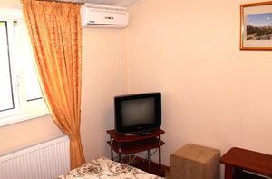 Motel Vizit (Мереф'янське шосе No:13А, Харків), otel  Harkiv'den