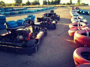 Karting-klub Cherkassy (Козацька вулиця No:9), spor ve eğlence merkezi  Çerkassi'den