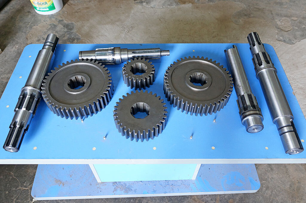 Yol yapım ekipmanları Uralsbytpostavka, Çeliabinskaya oblastı, foto