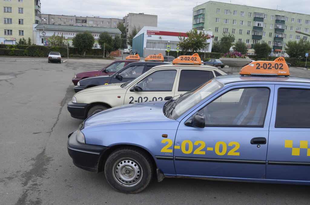 Şehiriçi yolcu taşımacılığı Taksi 20202, Uçaly, foto