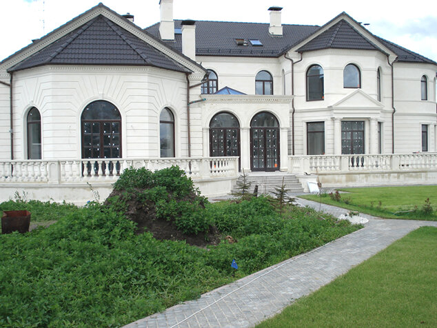 Taş ürünler ve yapılar Kamen Expo Holding, Moskova ve Moskovskaya oblastı, foto