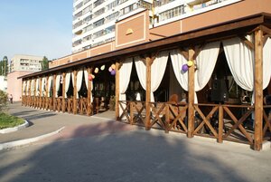 Komod (бульвар Слави No:17, Дніпро), restoran  Dnepropetrovsk'tan