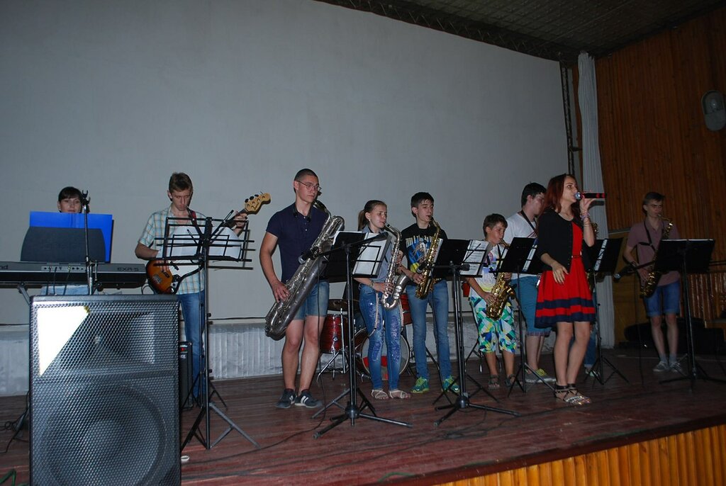Orkestralar Dzhaz ansambl Shpackband, Mariupol, foto