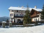 Alpiysky Dvor (vulytsia Sichovykh Striltsiv No:3В, selyshche miskoho typu Slavske), otel  Lvivska oblastından