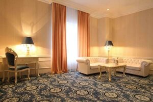Royal Congress Hotel (Volodymyra Sikevycha Street No:32), otel  Kiev'den