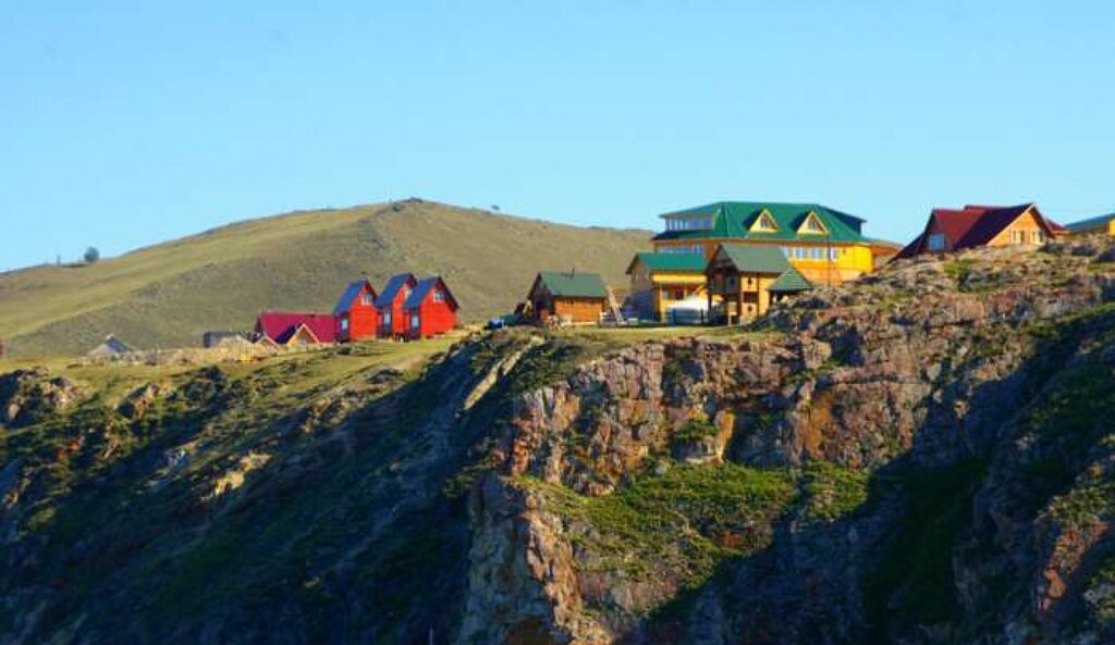 Kültür merkezleri Usadba Kovcheg Baikala, İrkutskaya oblastı, foto