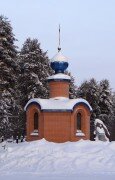 Ortodoks kiliseleri Chasovnya Vsekh Svyatykh na Krasnozatonskom kladbishche, Komi, foto