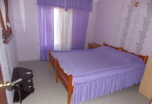 U prichala (Primorskiy pereulok No:1, Taman Village), otel  Krasnodarski krayından