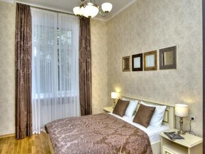 Best Kiev na Malopodvalnoy (Малопідвальна вулиця No:21/8, Київ), otel  Kiev'den