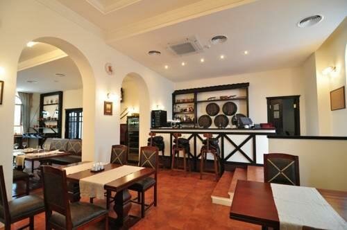 Restoran Gostiny dvor 1812, Kiev, foto