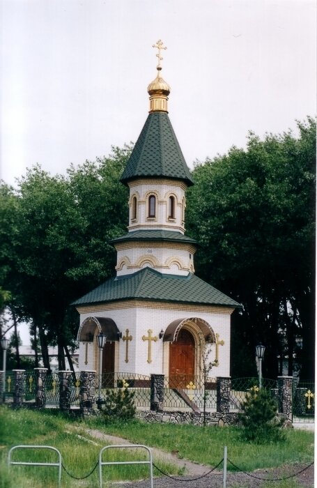 Şapel, haç anıtı Chasovnya svyatoy muchenitsy Lyudmily, Yasinuvataya, foto
