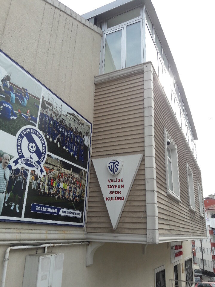Çok amaçlı spor tesisleri Valide Tayfun Spor Kulübü, İstanbul, foto