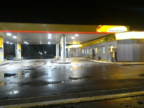 Benzin istasyonu Rosneft, Tver, foto