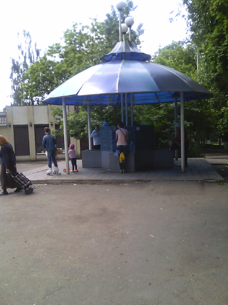 Maden suları, pınarlar ve çeşmeler Pityevyye galerei i istochniki, Iliichevsk, foto