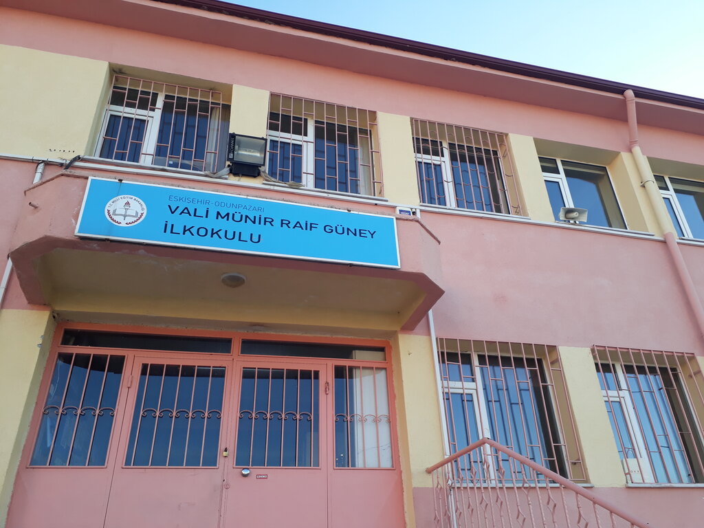 i̇lkokul Vali Münir Raif Güney İlkokulu, Eskişehir, foto