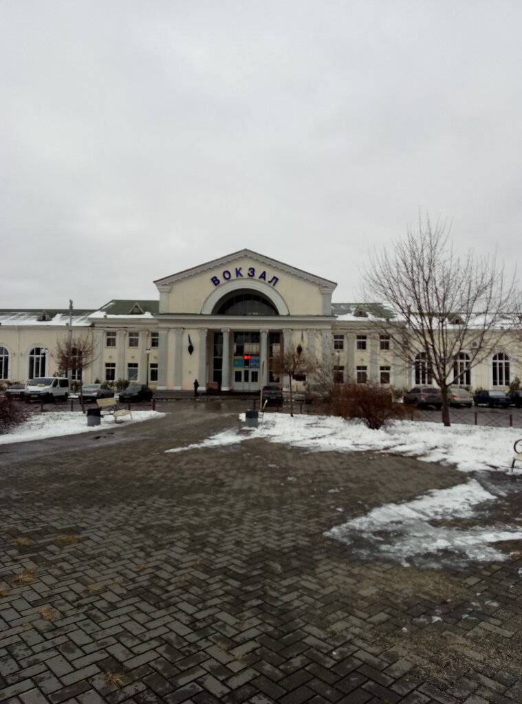 Tren garları Zheleznodorozhny vokzal Poltava-Kiyevskaya, Poltava, foto