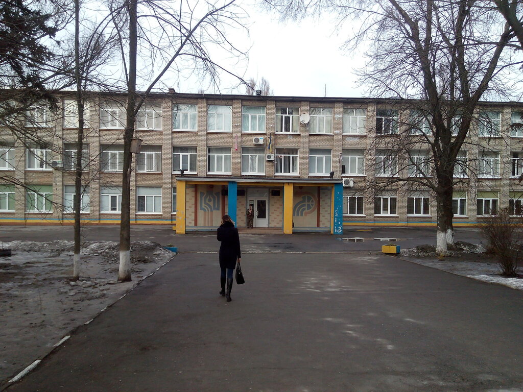 Ortaokul Zaporozhskaya spetsializirovannaya shkola № 7 s uglublennym izucheniyem inostrannogo yazyka, Zaporoje, foto