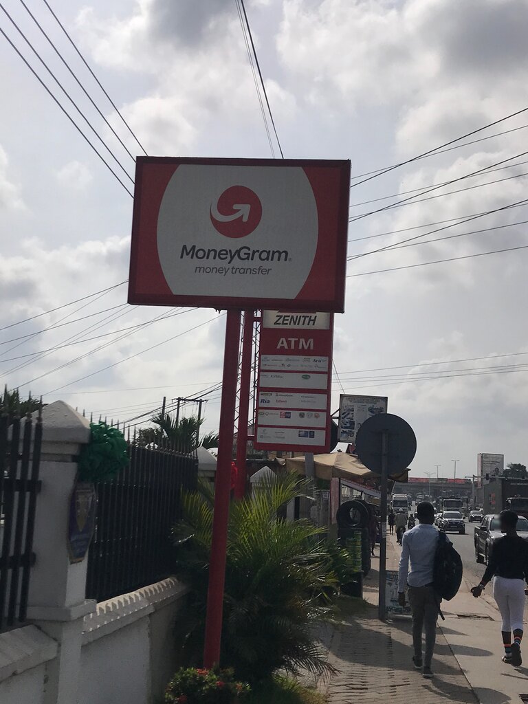 Para transferleri MoneyGram, Akra, foto