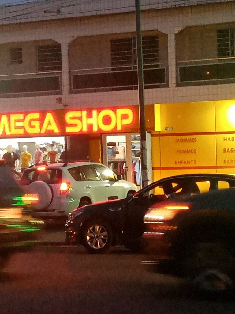 Giyim mağazası Mega shop de cocody angré, Abican, foto