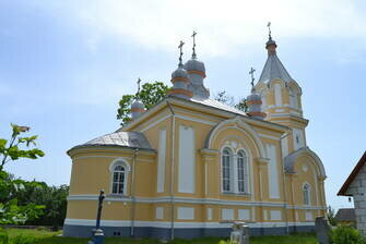 Ortodoks kiliseleri Saints Peter and Paul Orthodox church in Vienzaviec, Grodnenskaya oblastı, foto