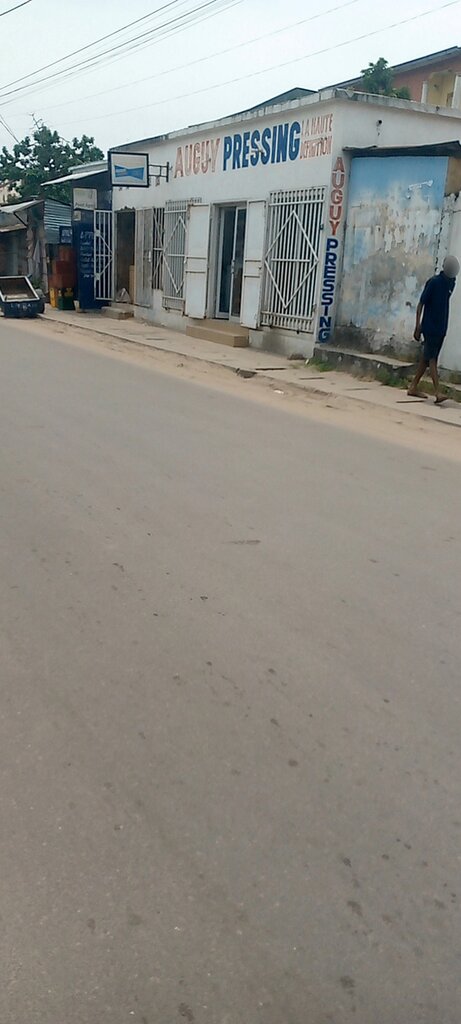 Çamaşırhaneler Auguy Pressing, Brazzaville, foto