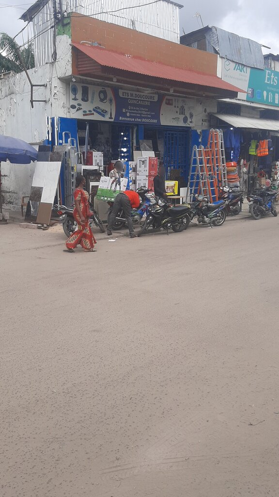 i̇nşaat malzemeleri toptan Ets M. Doucoure, Brazzaville, foto