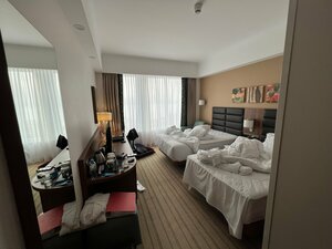 Hilton Garden Inn Novorossiysk (Admirala Serebryakova Embankment No:29Г), otel  Novorossiysk'ten