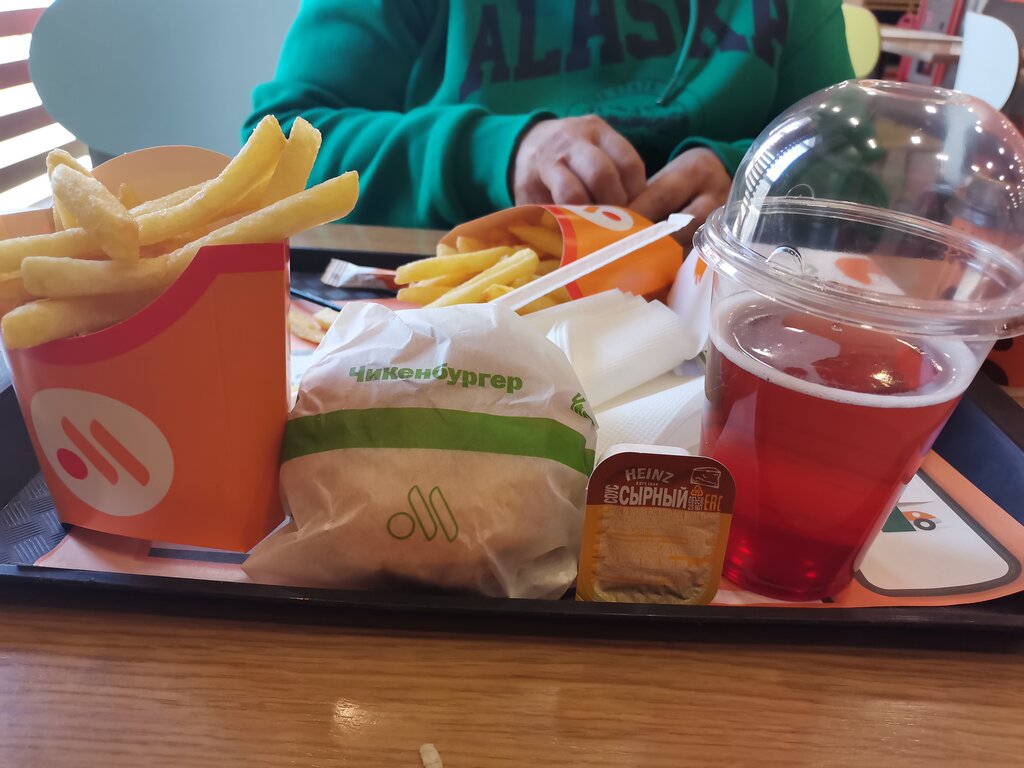 Fast food Vkusno — i tochka. Kiosk, Tula, foto