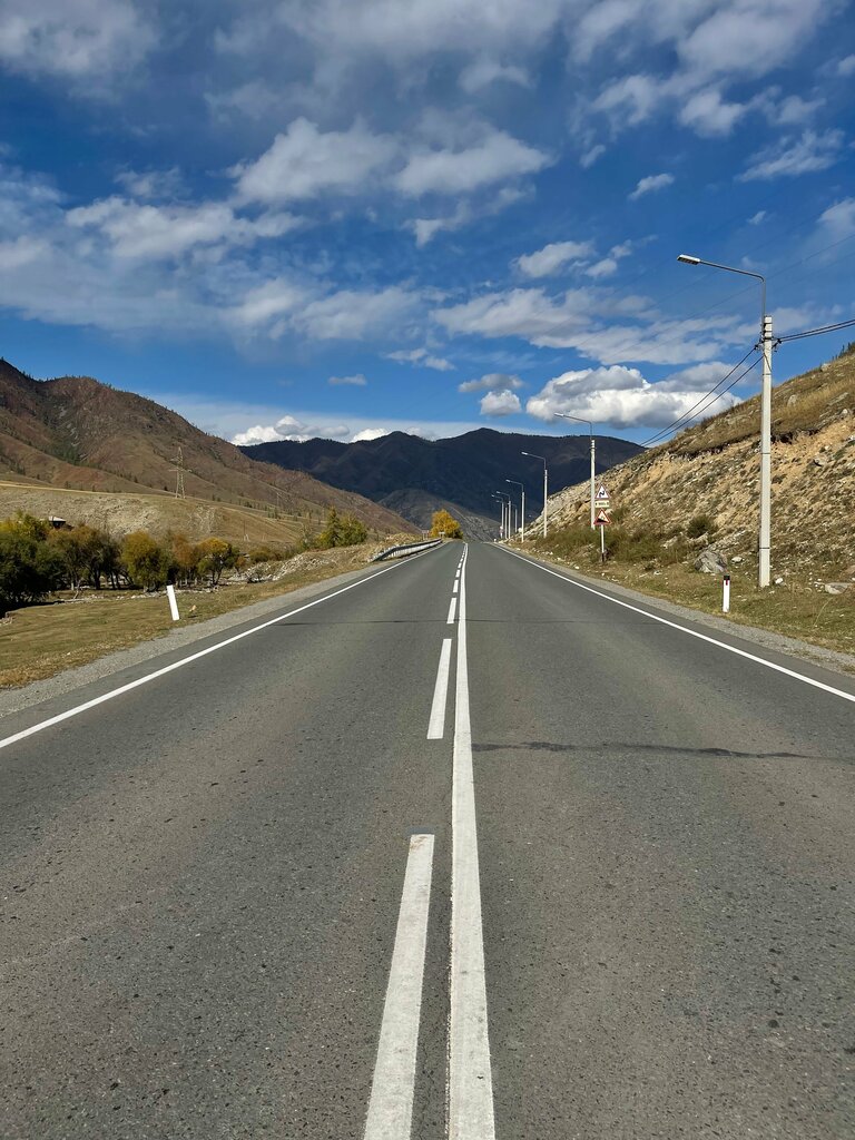 Dağ geçidi Seminsky pass, Altay Cumhuriyeti, foto