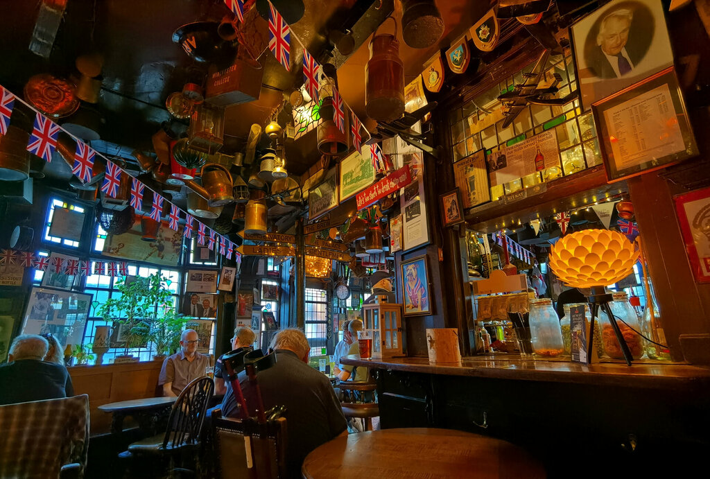 Bar The Churchill Arms, Londra, foto