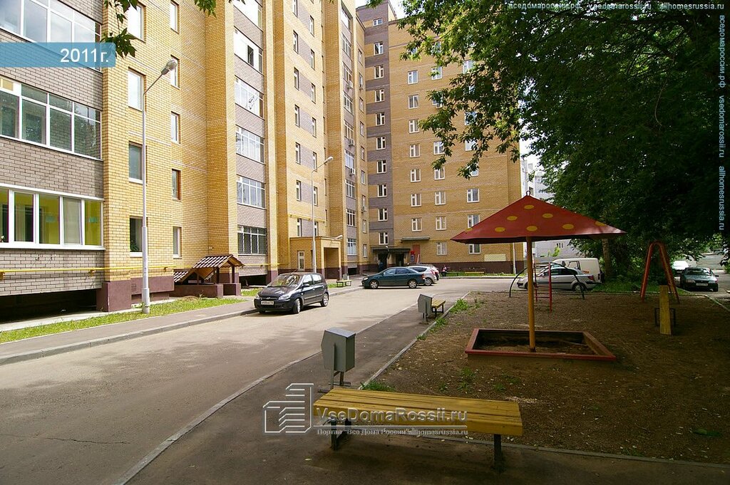 Bina, site yönetimi Zaslonova 17, Kazan, foto