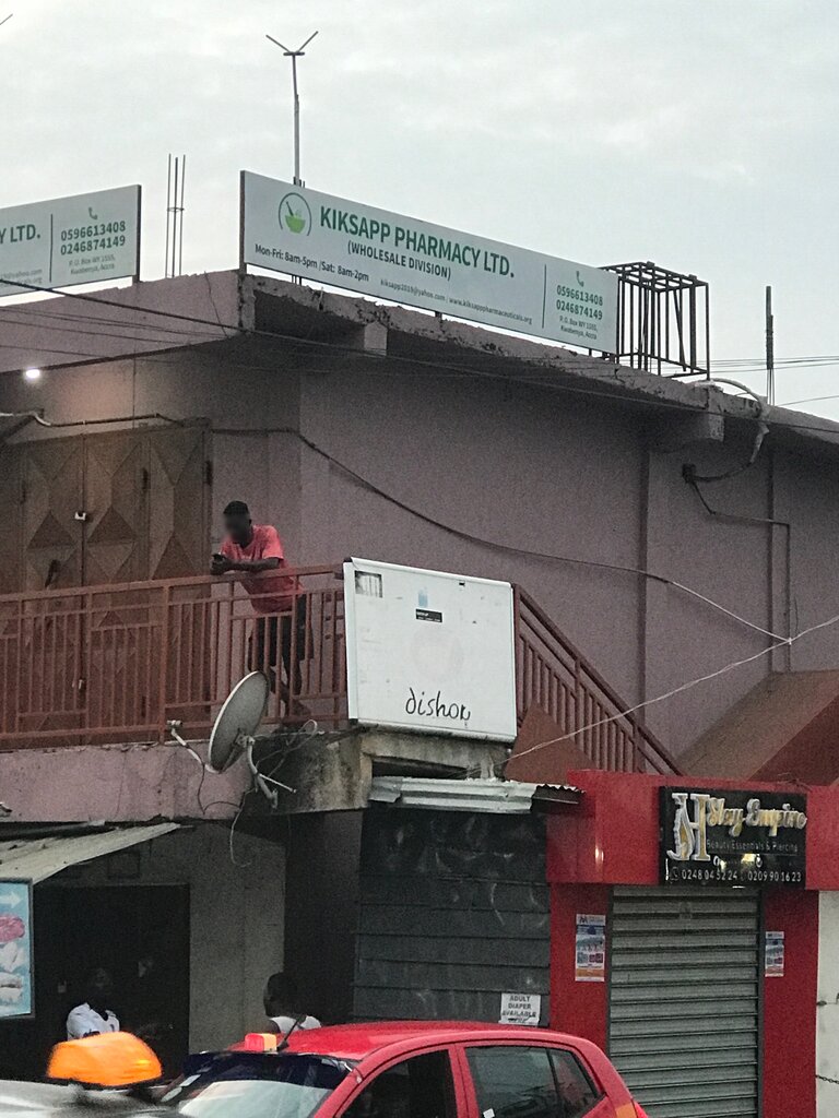 Eczaneler Kiksap pharmacy Ltd, Akra, foto