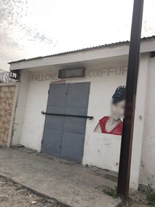 Rurh Salon de coiffure (Brazzaville, Commune de Moungali, Louomo Rue), kuaförler  Brazzaville'den