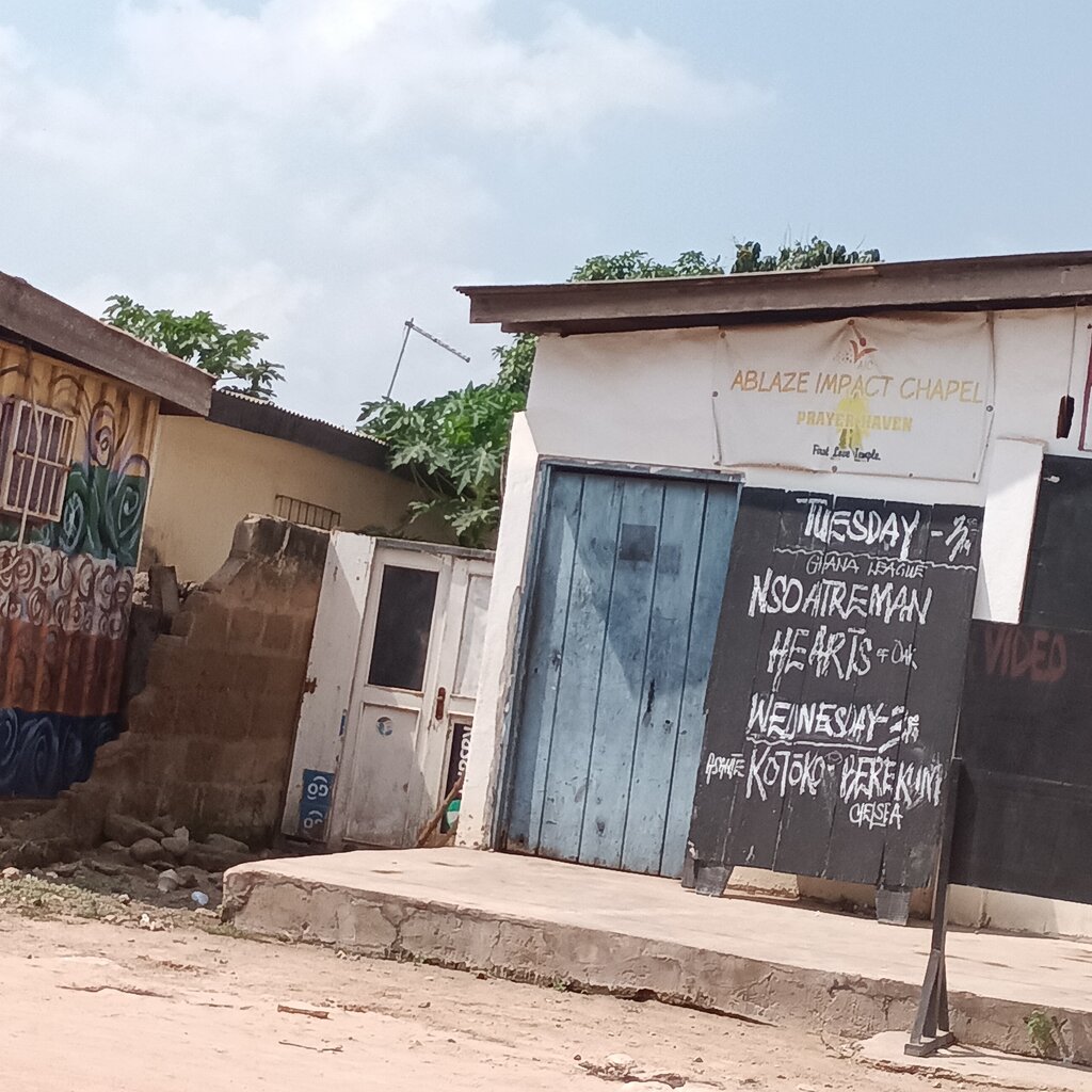 Dini dernekler Ablaze impact chapel, Dünya, foto