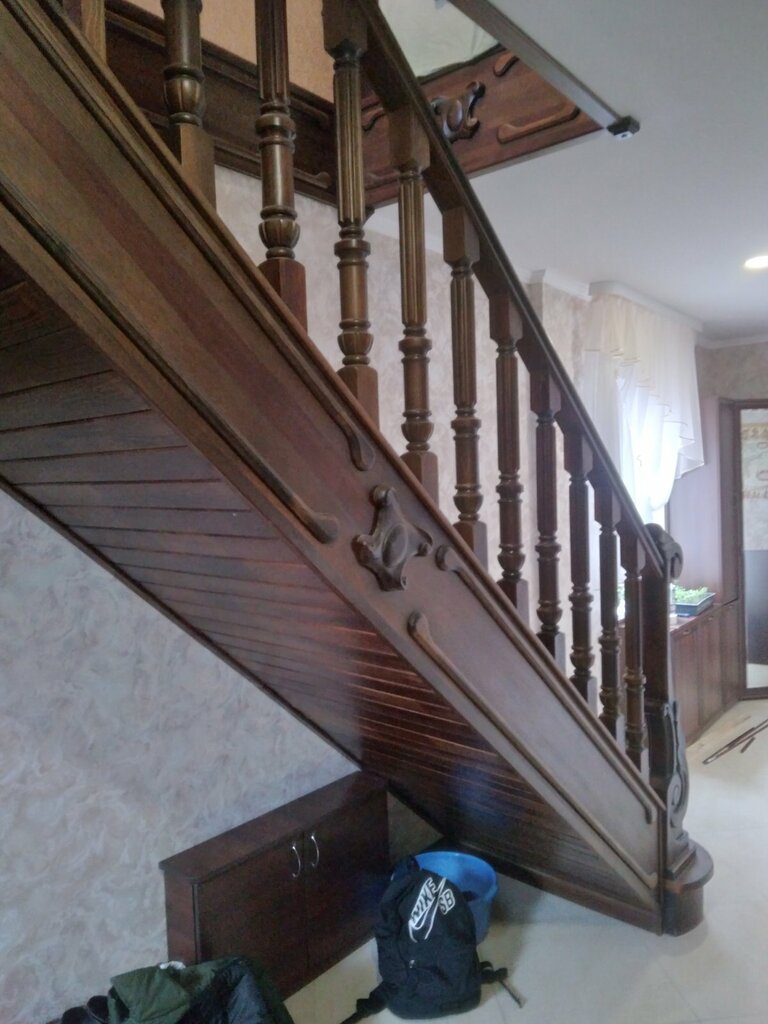 Merdiven ve korkuluklar Installation and installation of wooden stairs, Gomel, foto