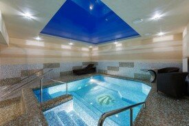 Aquamarine (Profsoyuzov Street No:53/2), su parkı  Surgut'tan