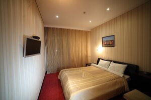 Loft (proyezd Tozelesh No:96, Naberezhnye Chelny), otel  Naberejniye Çelny'den (Yar Çallı'dan)