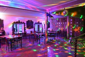 Бар Бодрость (vulytsia Karla Marksa No:135), bar  Rovenki'den